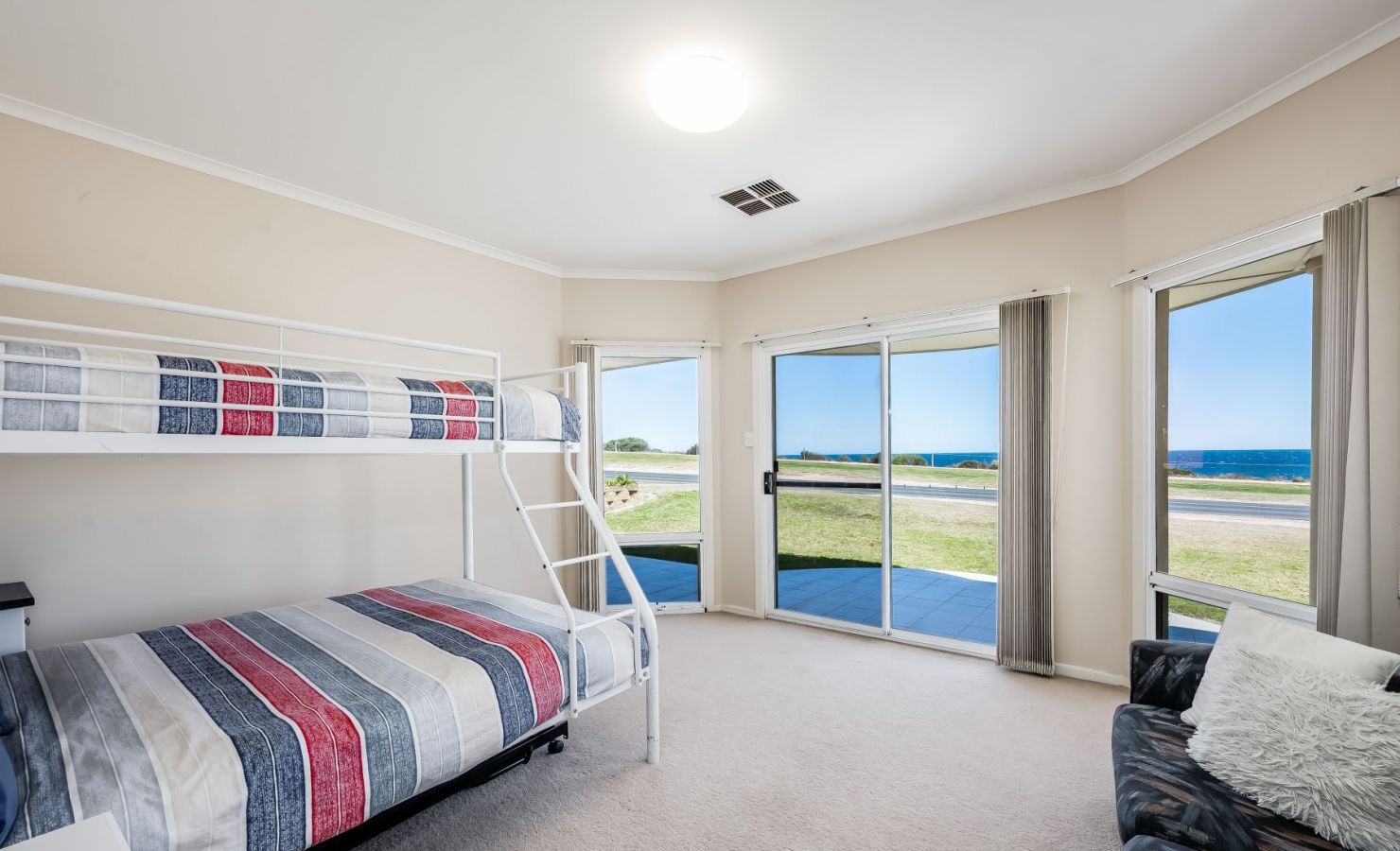 On The Bay | Yorke Peninsula holiday accommodation & bookings